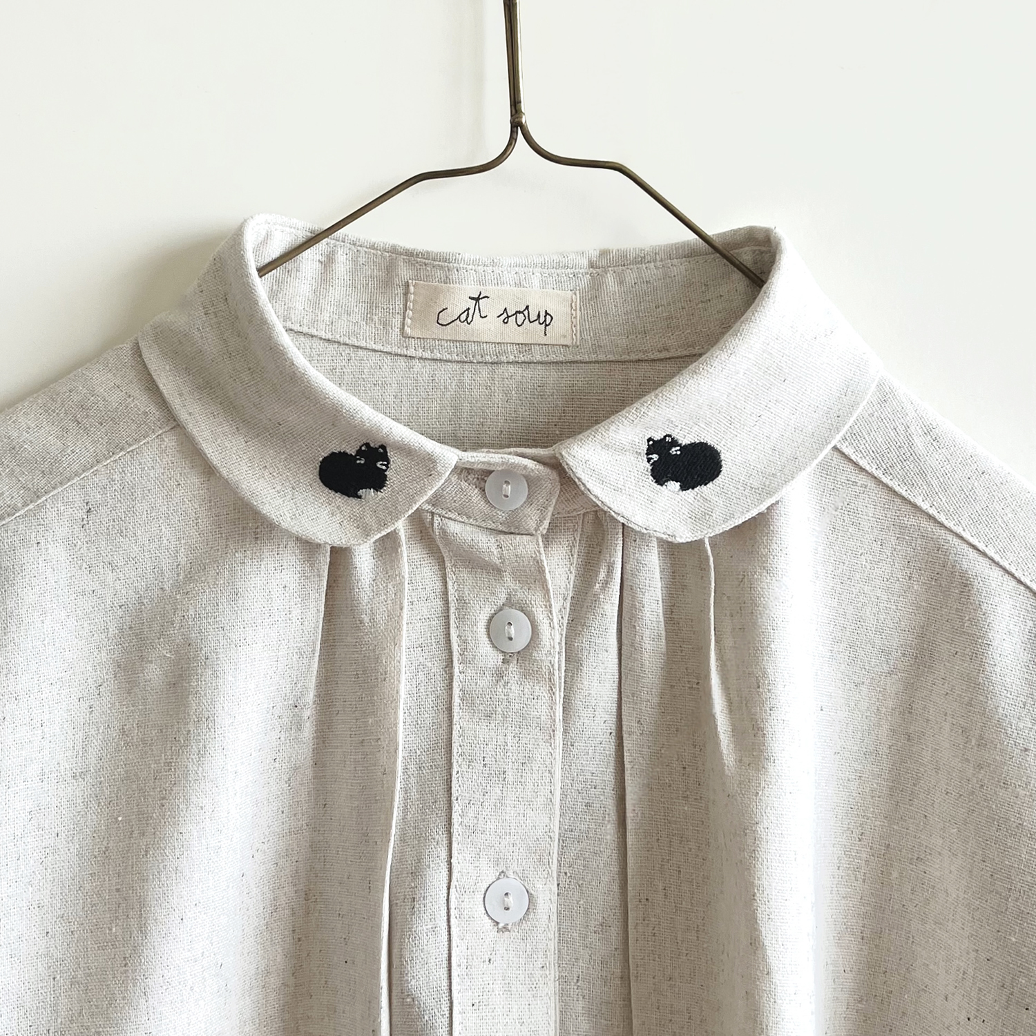cat collar cotton linen shirt : natural