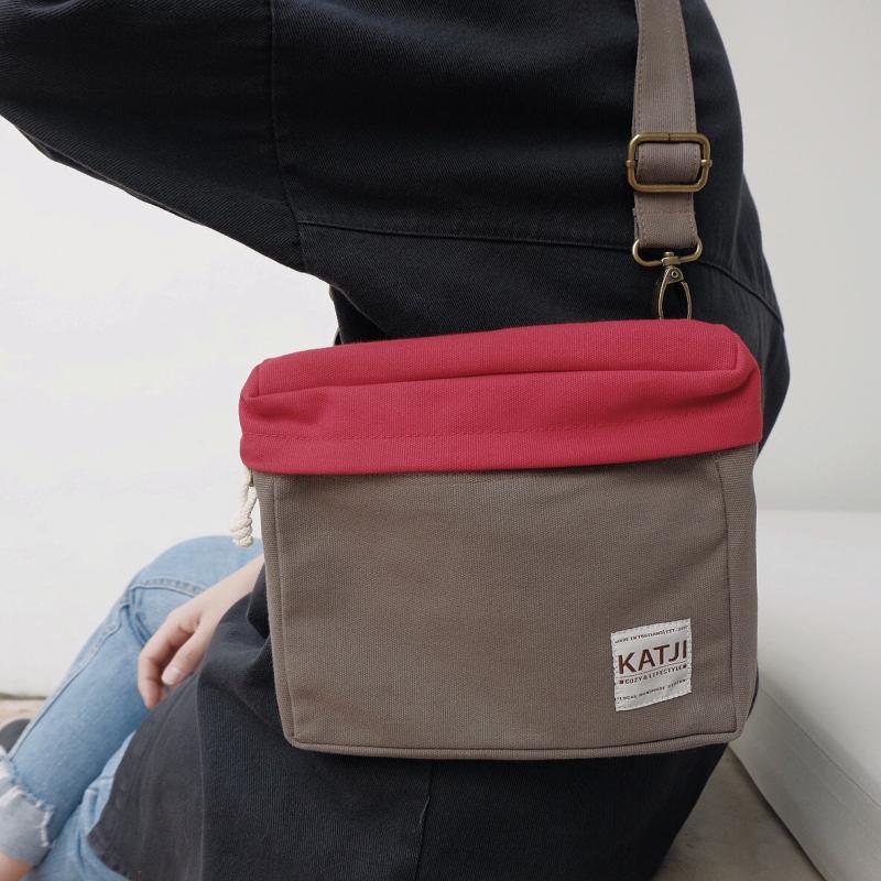 PIP BAG (Traveller Bag) : GREY x RED